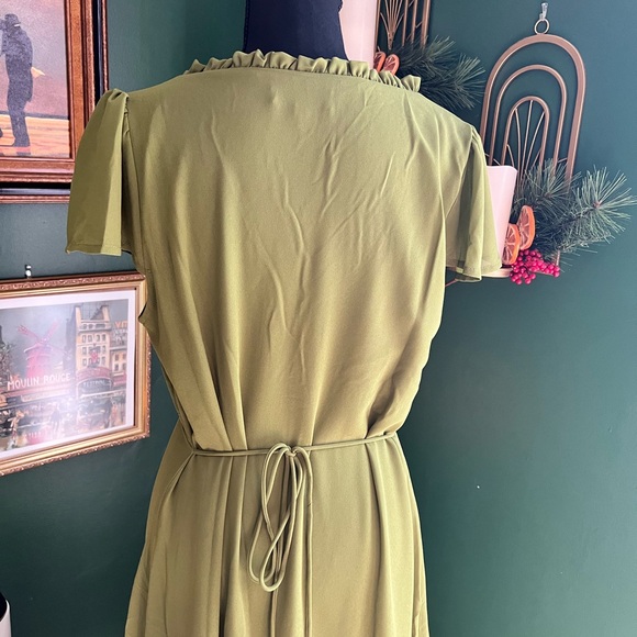 Dresses | The Green Ruched Trim Poet Sleeve Midi Dress With Tie | Poshmark